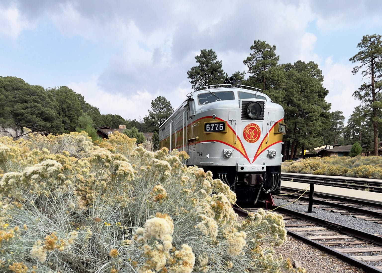 Grand Canyon and Verde Valley train rides in Arizona - Photo Travel Write
